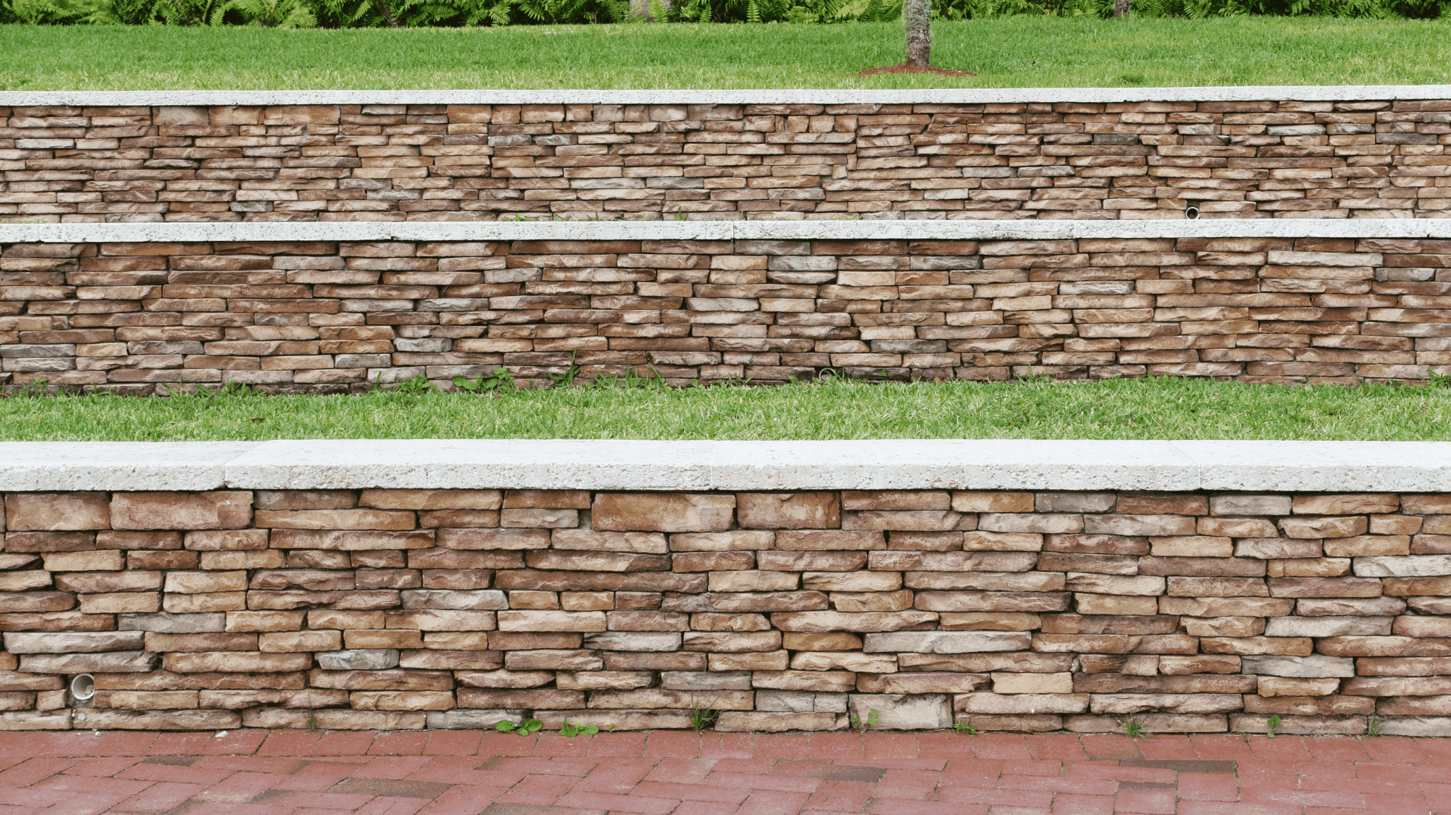 Gravity Walls vs. Cantilevered Retaining Walls – #1 Guide