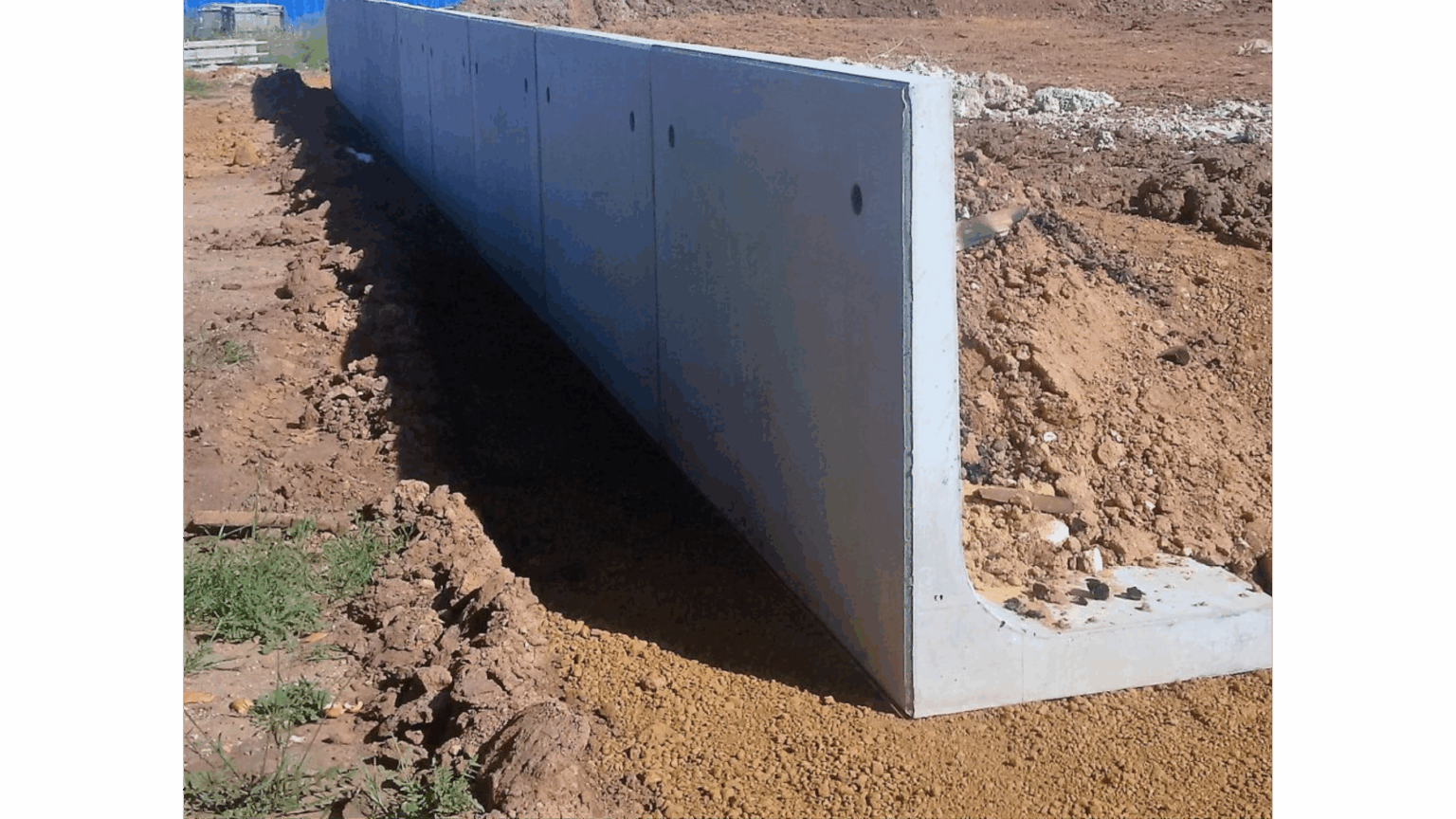 Gravity Walls vs. Cantilevered Retaining Walls – #1 Guide